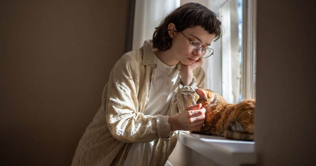 The Role of Pet Therapy in Alleviating Depression | Therapist